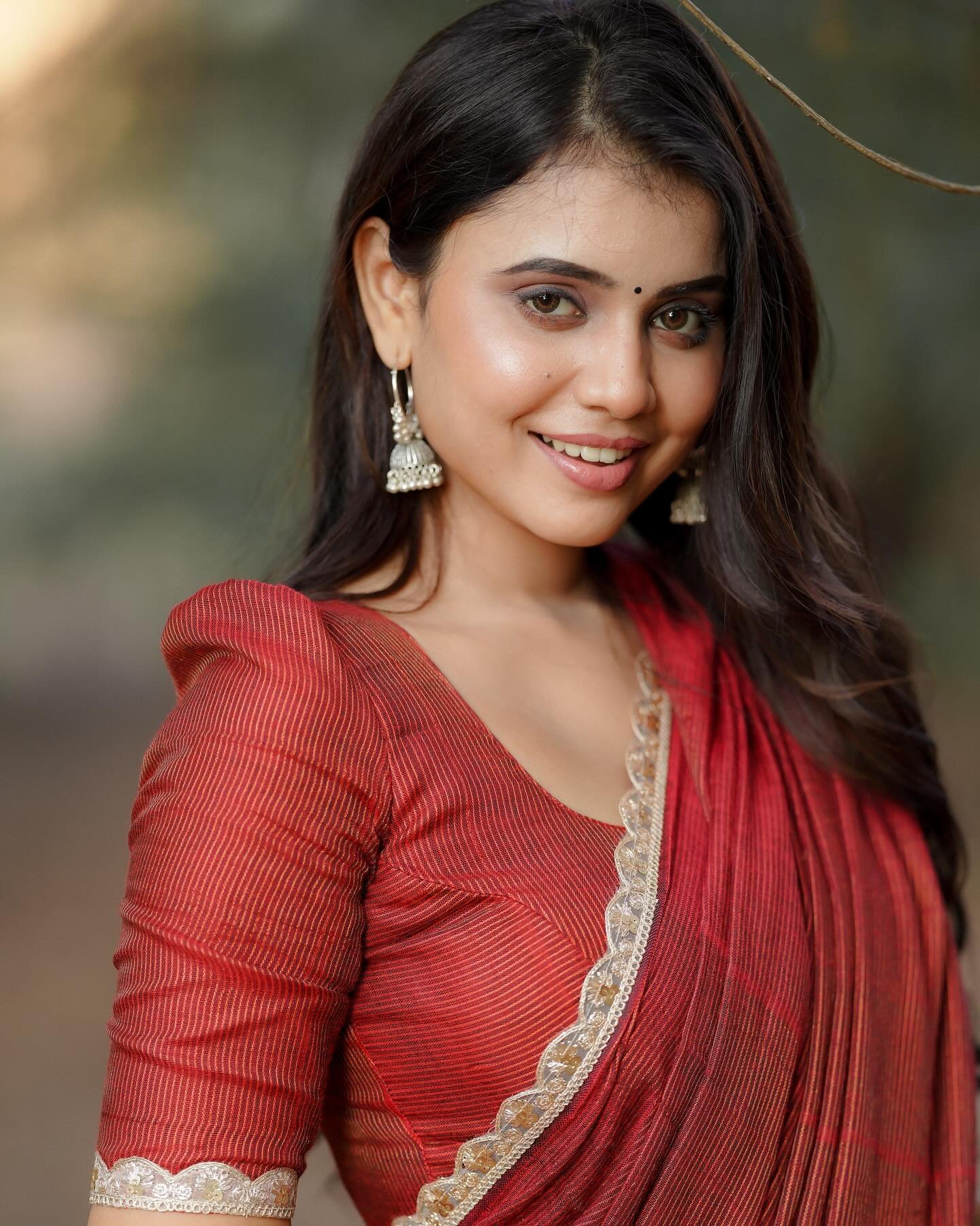Arul Jothi Dazzles in Red Saree – Exclusive Photoshoot | ActorFacts ...