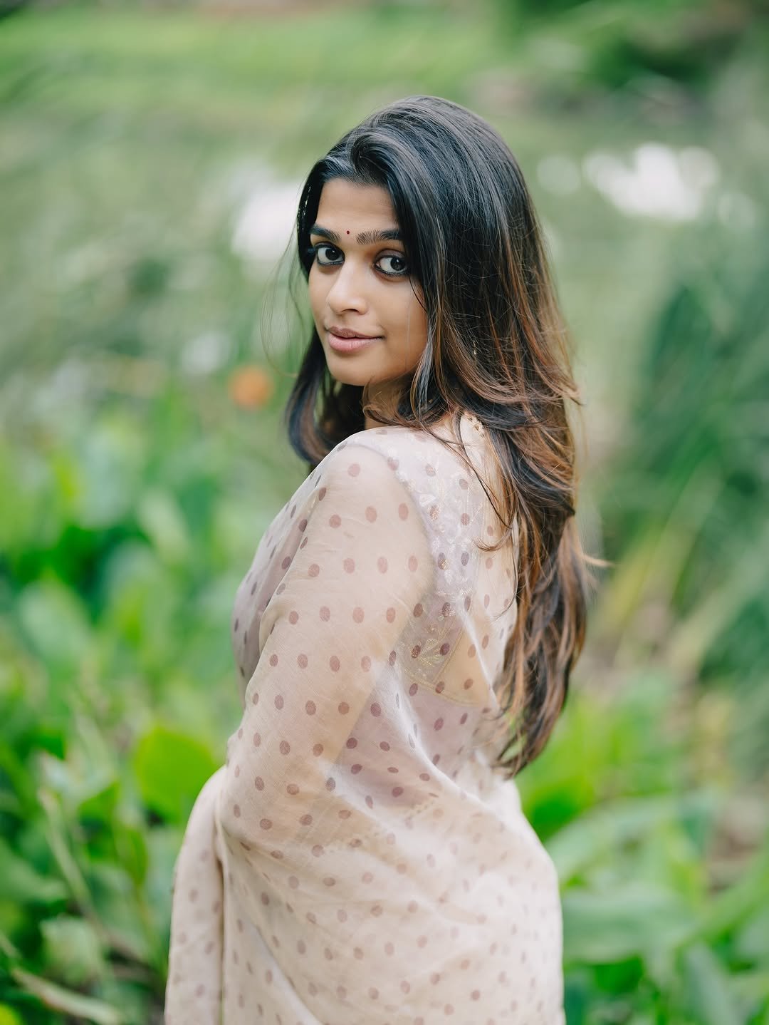 Ananthika Sanil Kumar Transparent Saree Stunning Photos - ActorFacts
