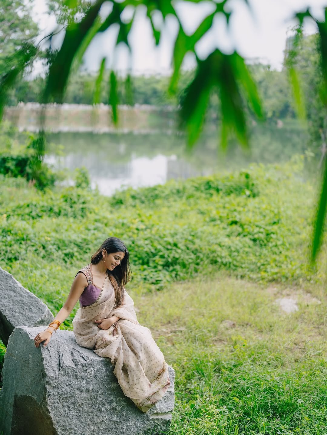 Ananthika Sanil Kumar Transparent Saree Stunning Photos - ActorFacts